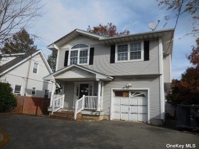 719 S Oyster Bay Road, Plainview, NY 11803 | Trulia