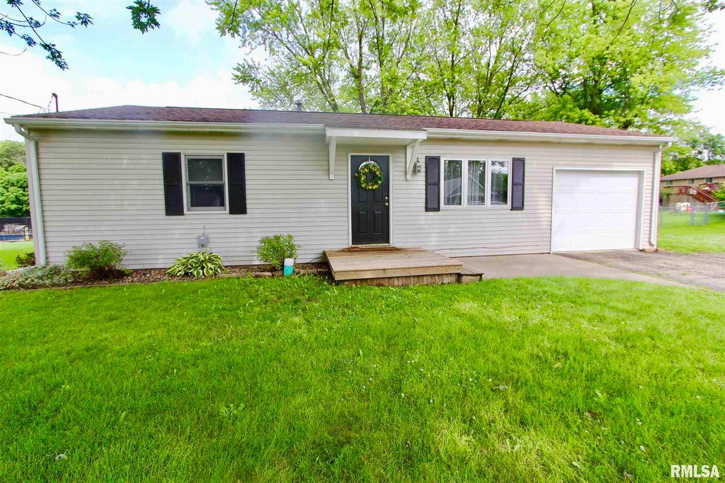 1105 Springfield Rd, East Peoria, IL 61611 | Trulia