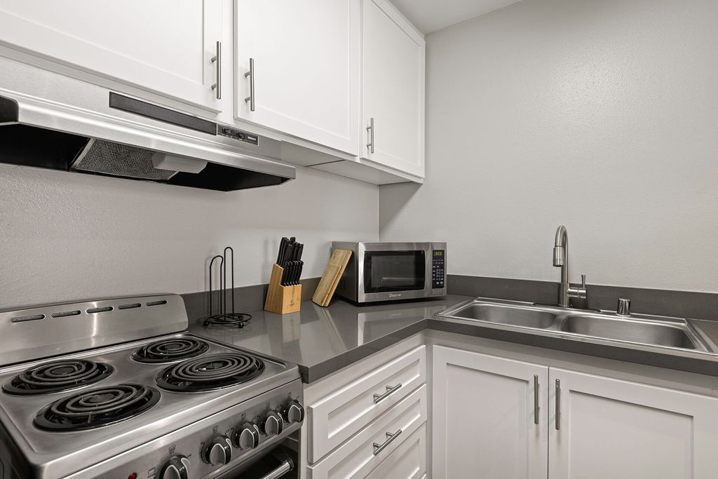 1200 Riverside Dr #129, Burbank, CA 91506 - See Est. Value, Schools & More