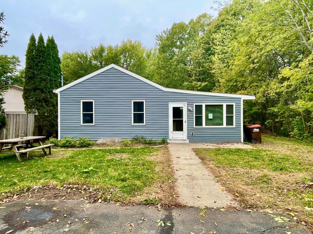 2053 Prosperity Rd N, Maplewood, MN 55109 | MLS# 6446555 | Trulia