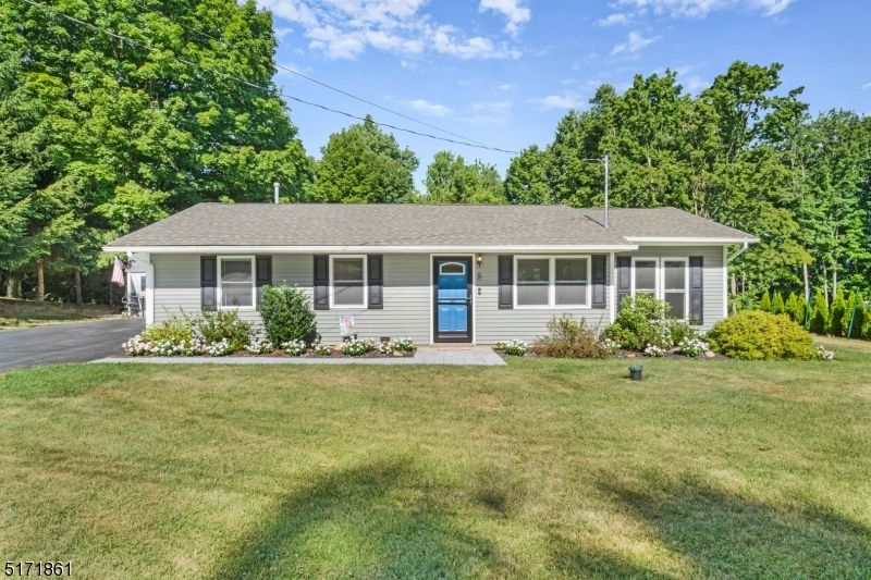 8 Mary Ann Rd, Oak Ridge, NJ 07438 - See Est. Value, Schools & More
