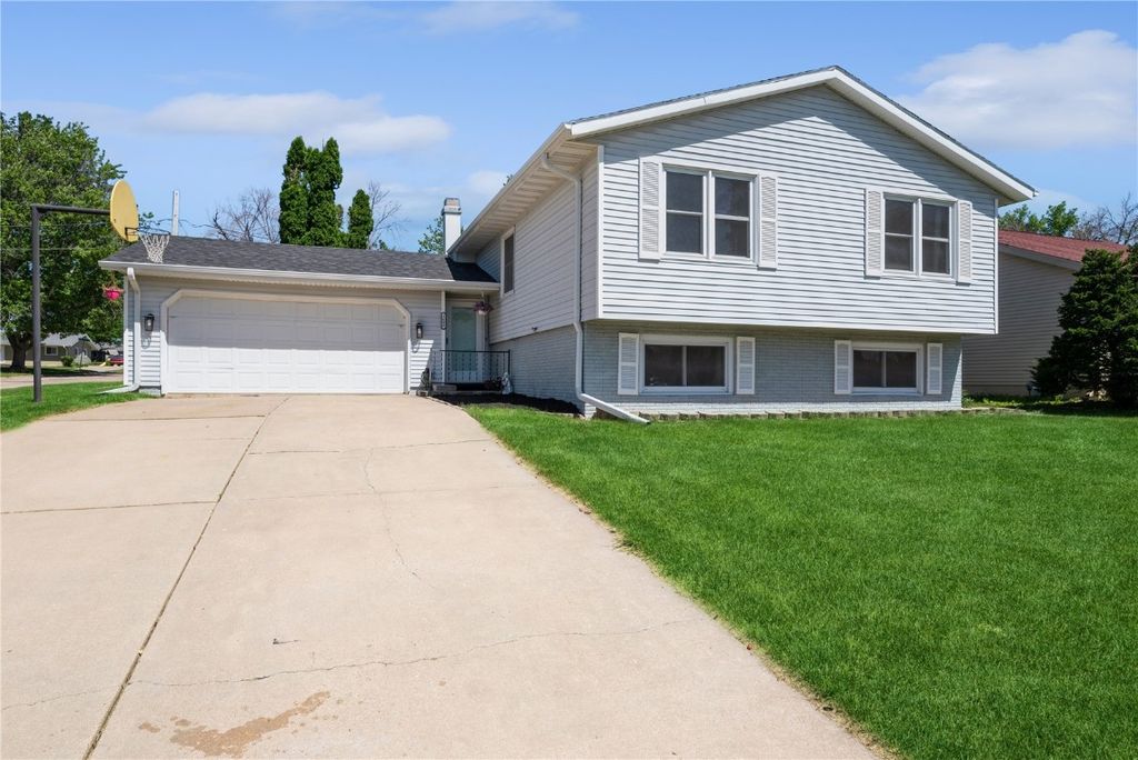 2965 Lynn Dr, Marion, IA 52302 - See Est. Value, Schools & More