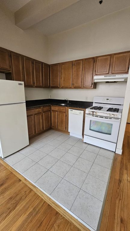 68-70 Bank St #2C, Waterbury, CT 06702 | Trulia