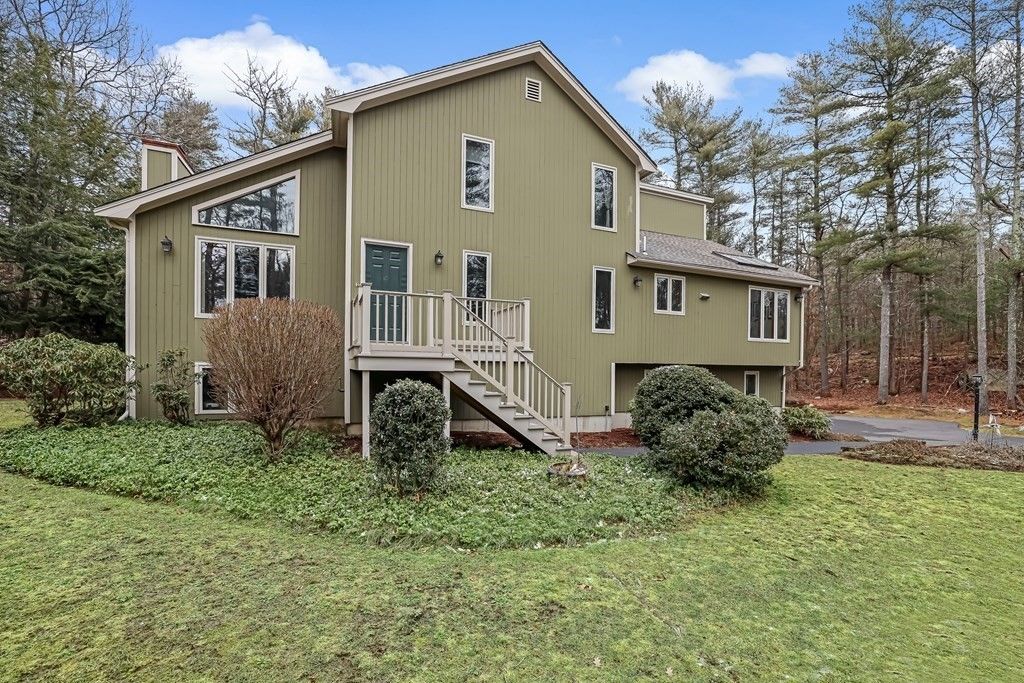 10 Jethol Dr, Assonet, MA 02702 - See Est. Value, Schools & More