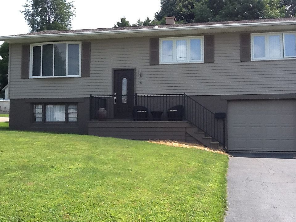 712 Locust Dr, Utica, NY 13502 - See Est. Value, Schools & More