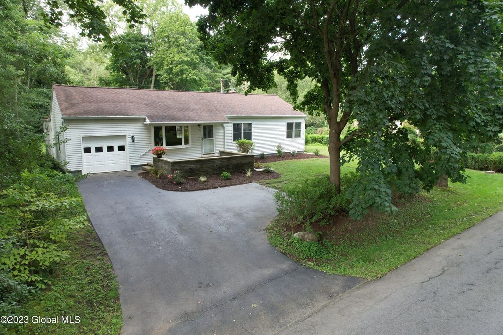 1 Hillandale Drive, Ballston Lake, NY 12019 - See Est. Value, Schools ...