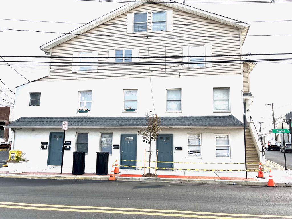 218 Huyler St #E, South Hackensack, NJ 07606 | Trulia