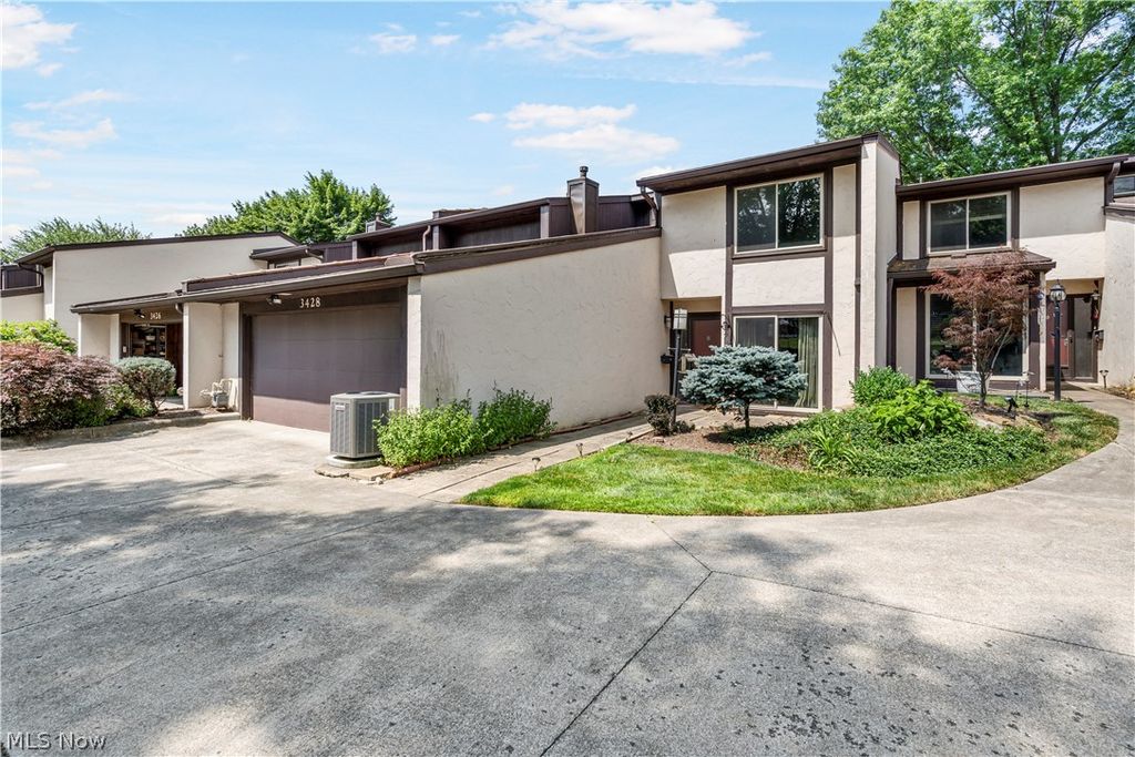 3428 S Smith Rd, Akron, OH 44333 - See Est. Value, Schools & More