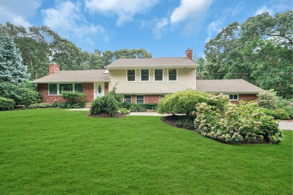 7 Sandra Dr, Dix Hills, NY 11746 - See Est. Value, Schools & More