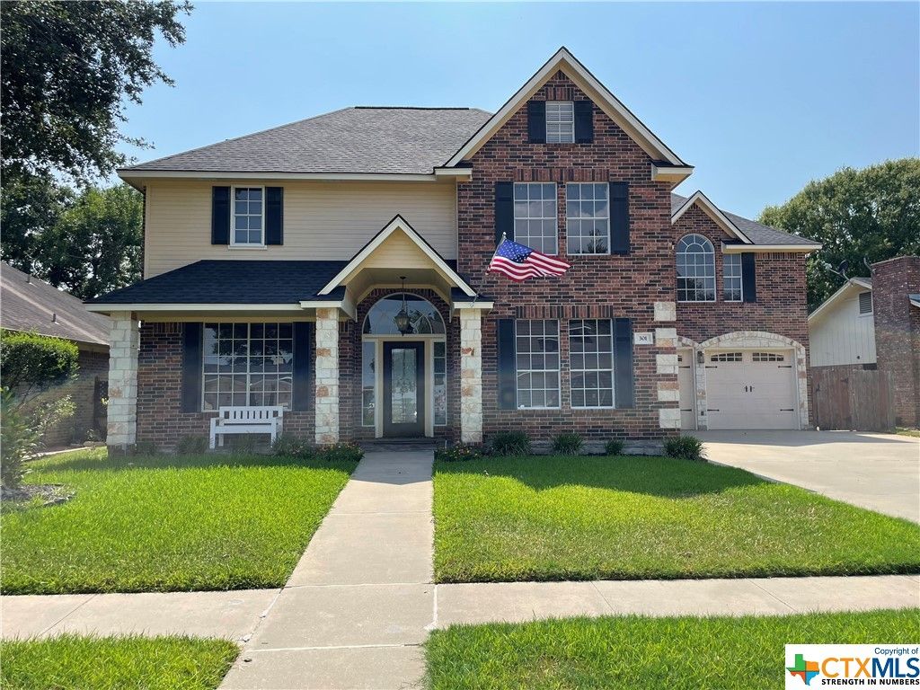 301 Charleston Dr, Victoria, TX 77904 - See Est. Value, Schools & More