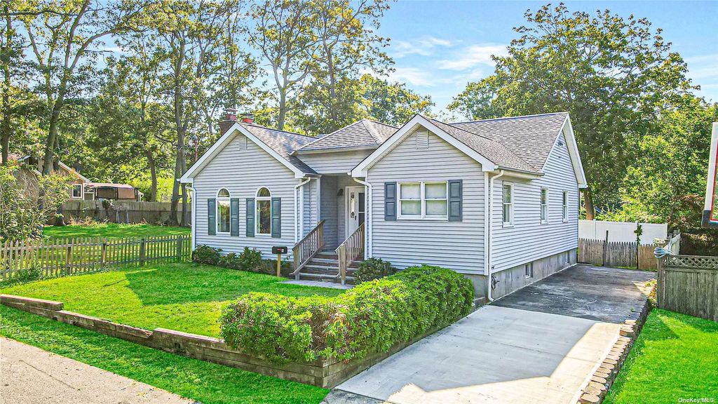 16 Robin Road, Rocky Point, NY 11778 | Trulia