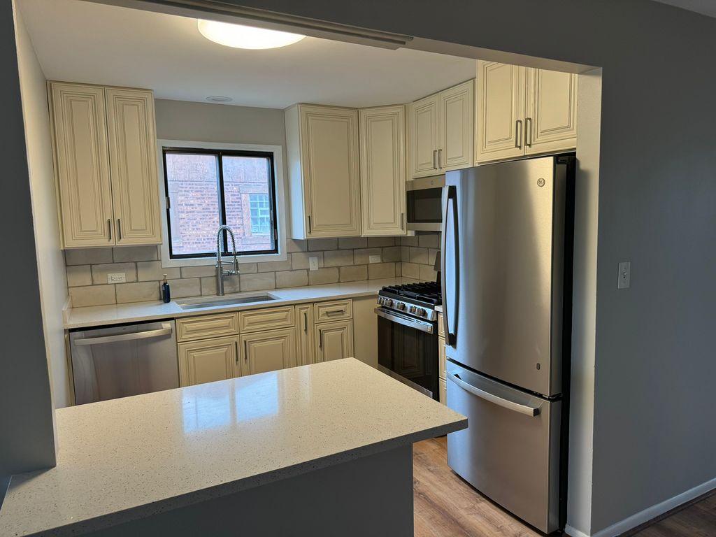 15201 Orlan Brook Dr #1N, Orland Park, IL 60462 | Trulia