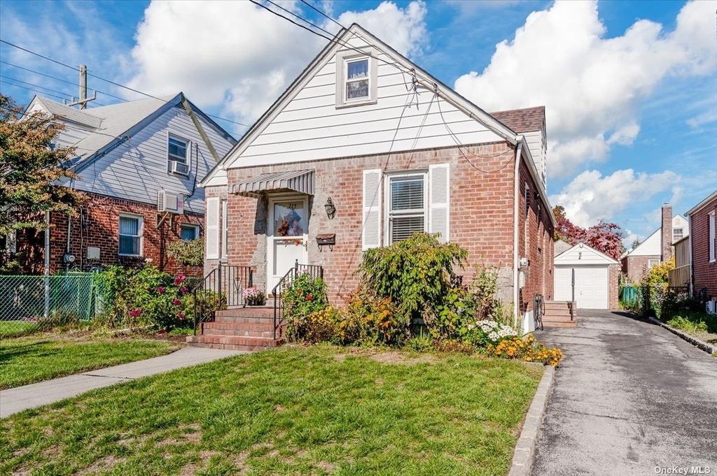 215 Ridge Avenue, Valley Stream, NY 11581 | Trulia