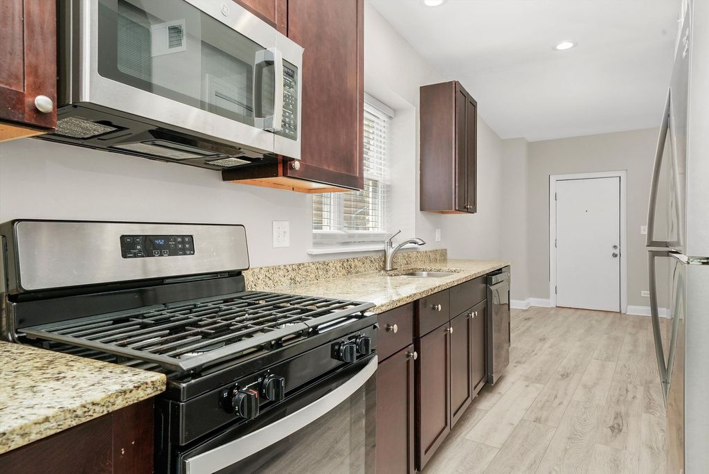 7340 N Hoyne Ave #1500, Chicago, IL 60645 - Trulia | Trulia