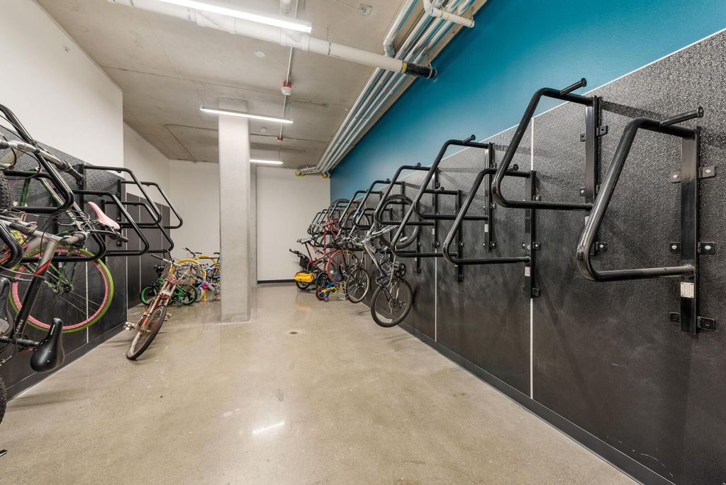 131 10th Ave E #614, Seattle, WA 98102 - See Est. Value, Schools & More