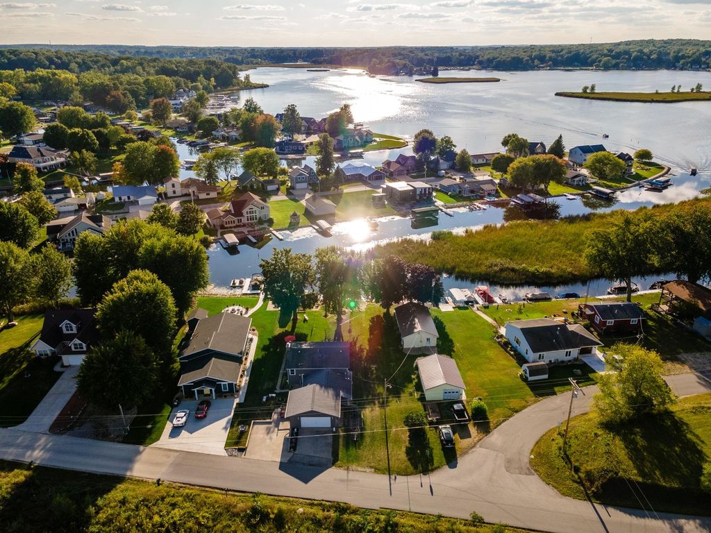 5755 N 150 W, Fremont, IN 46737 - See Est. Value, Schools & More