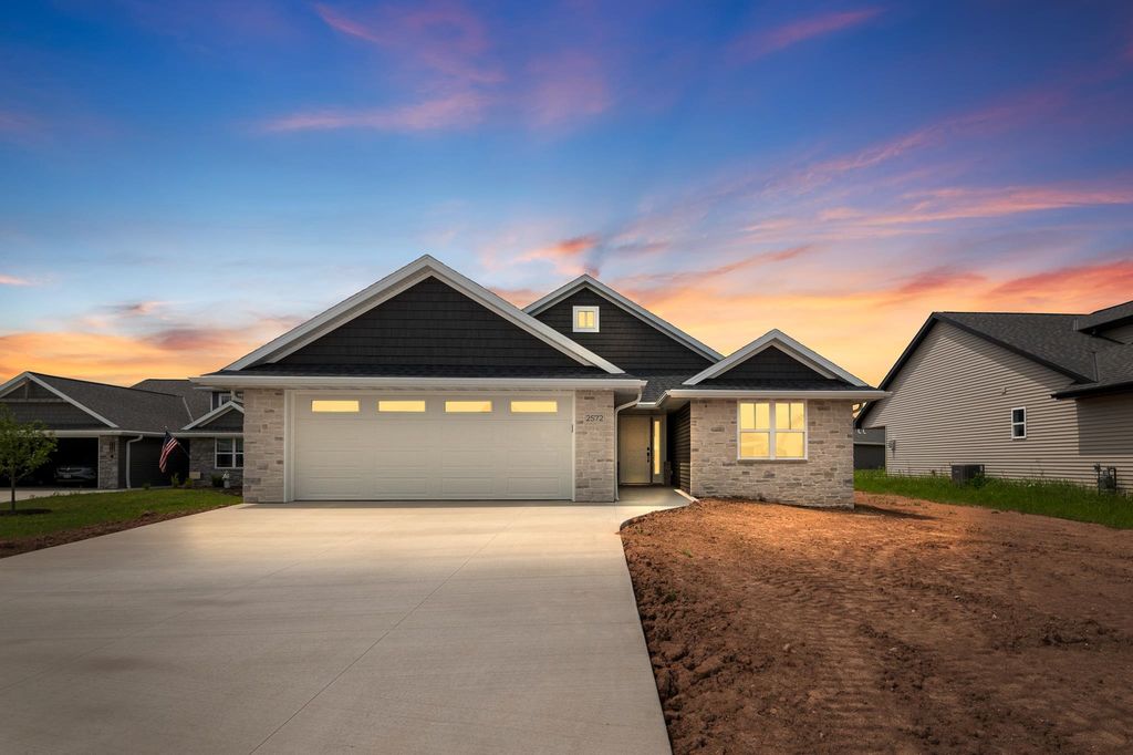 2572 Willow Ct, Green Bay, WI 54311 - See Est. Value, Schools & More