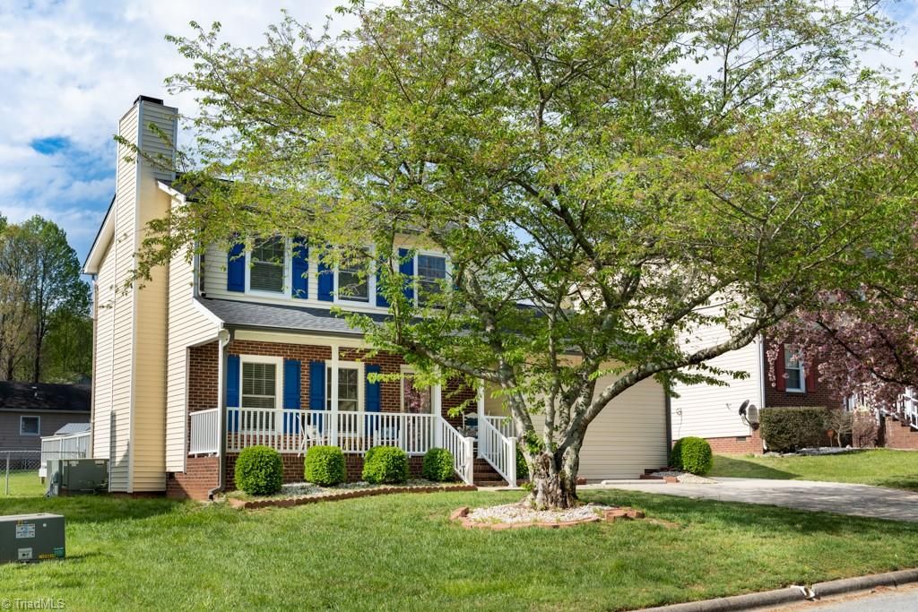 1909 Larchmont Dr, Greensboro, NC 27405 - See Est. Value, Schools & More