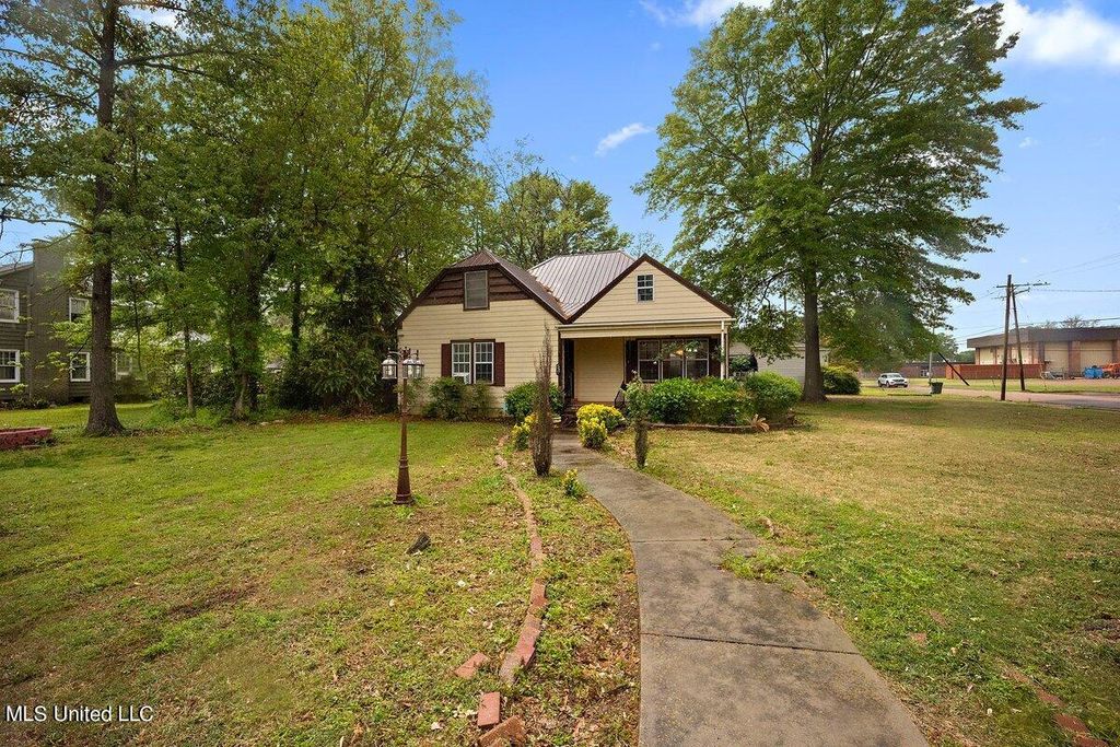 511 Longino St, Belzoni, MS 39038 - See Est. Value, Schools & More
