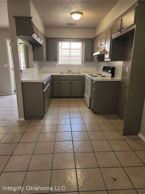 930 SW 62nd St, Oklahoma City, OK 73139 - See Est. Value, Schools & More