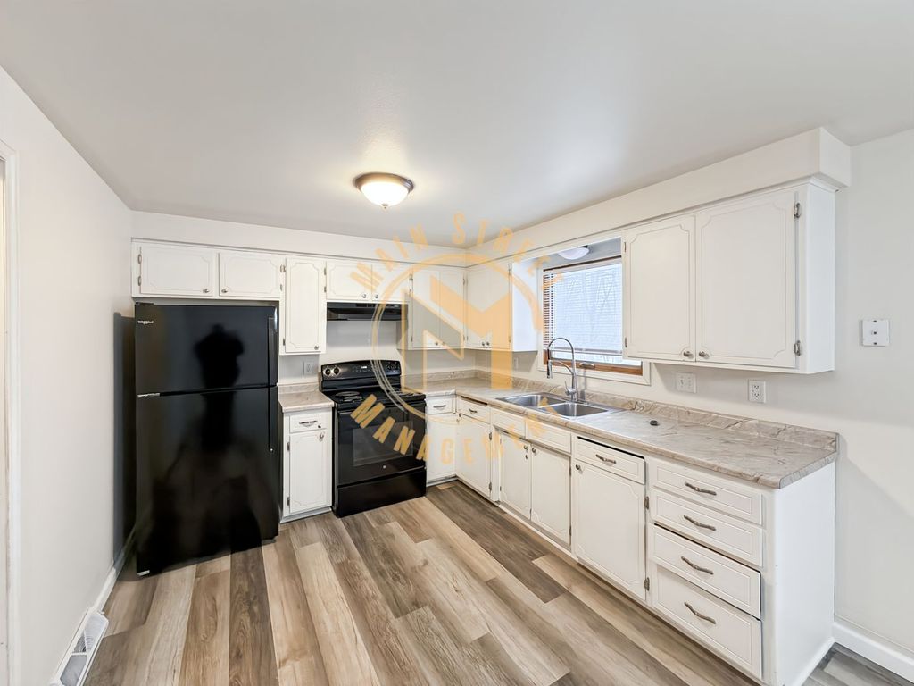 2659 Deckner Ave, Green Bay, WI 54302 | Trulia