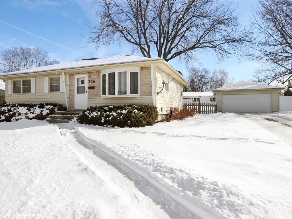 306 N G St, Indianola, IA 50125 - See Est. Value, Schools & More
