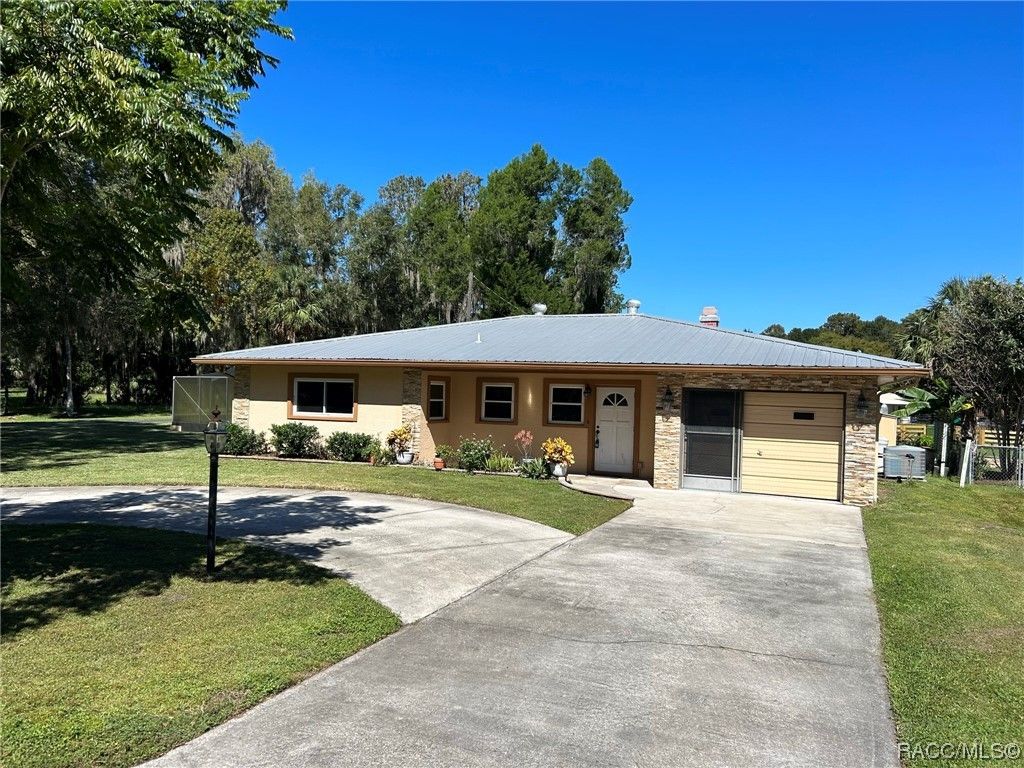 12255 E Raintree Ct, Inverness, FL 34450 - See Est. Value, Schools & More