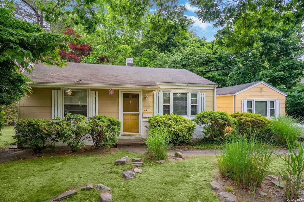 25 Pauchogue Avenue, East Islip, NY 11730 - See Est. Value, Schools & More