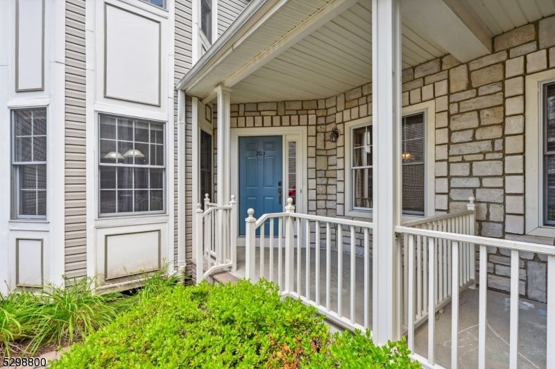 703 Binghampton Ln, Livingston, NJ 07039 - See Est. Value, Schools & More