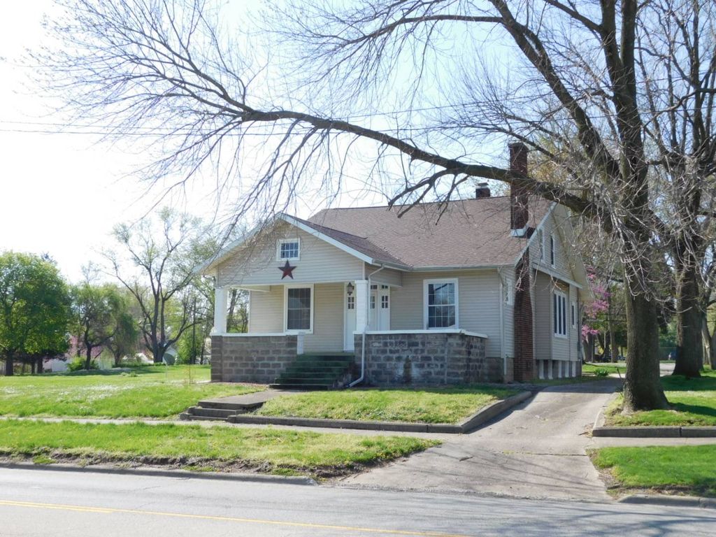 805-811 E Main St #817, Olney, IL 62450 - See Est. Value, Schools & More