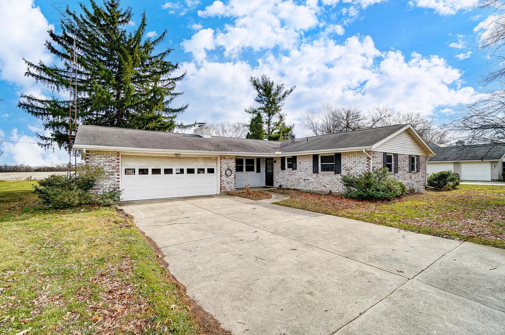 3300 Old Clifton Rd, Springfield, OH 45502 - See Est. Value, Schools & More