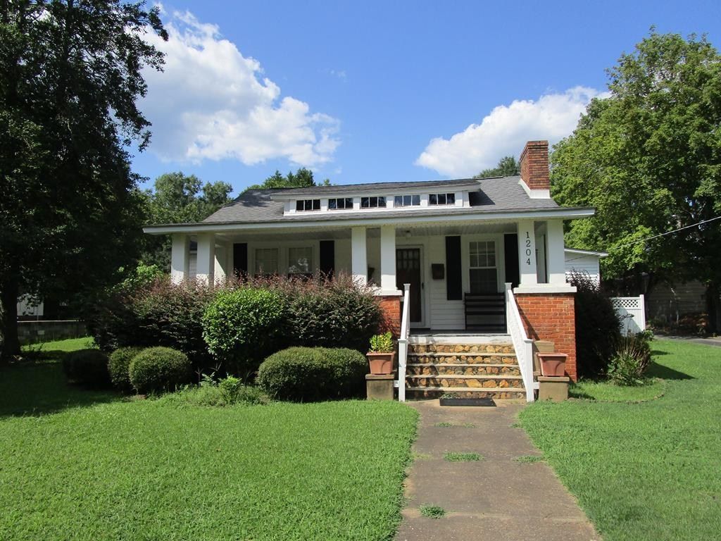 1204 N Main St, Abbeville, SC 29620 - See Est. Value, Schools & More