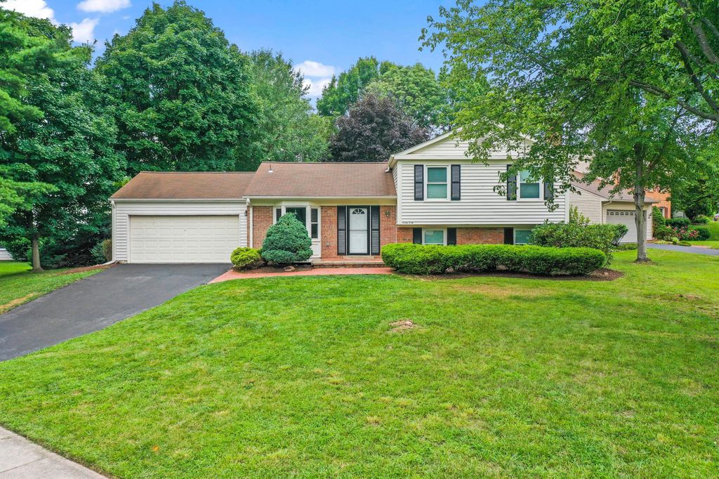 12629 Fantasia Dr, Herndon, VA 20170 - See Est. Value, Schools & More