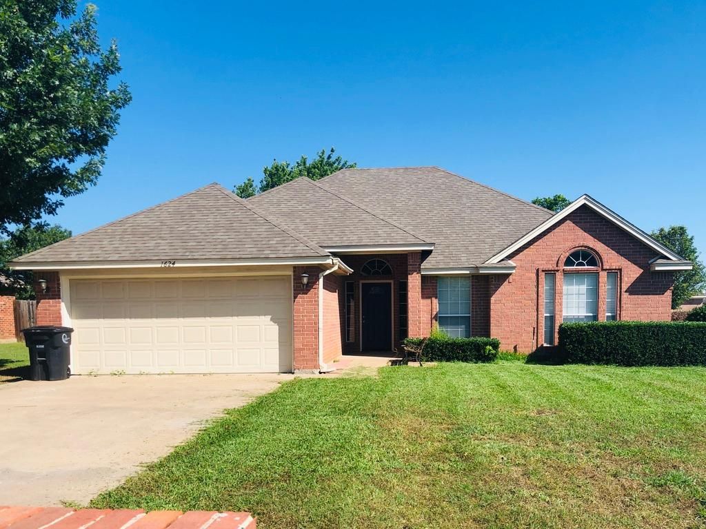 1624 Meadowlark Dr, Cleburne, TX 76033 - See Est. Value, Schools & More