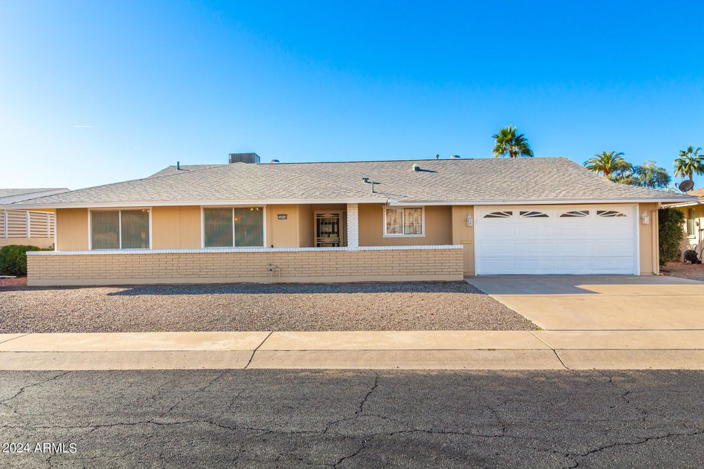 10916 W Camelot Cir, Sun City, AZ 85351 - See Est. Value, Schools & More