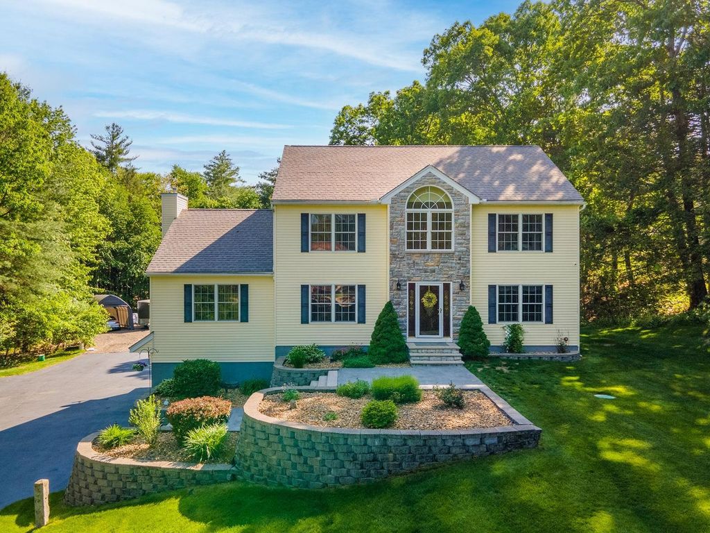 27 Breakneck Road, Hudson, NH 03051 - See Est. Value, Schools & More