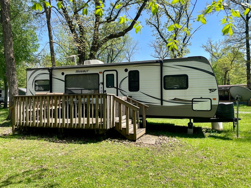 5-84 Woodhaven Lakes, Sublette, IL 61367 | Trulia