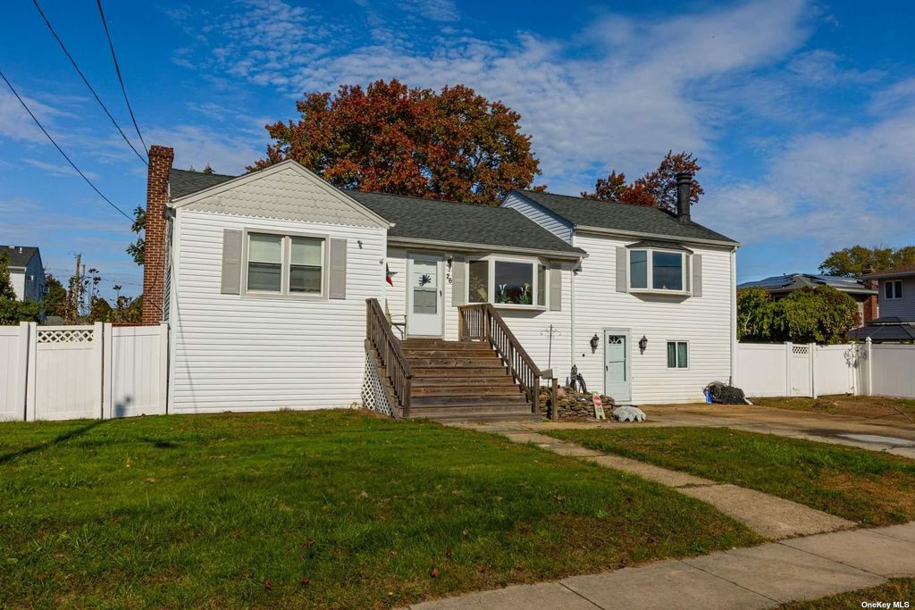 26 Schley Avenue, Lindenhurst, NY 11757 | Trulia