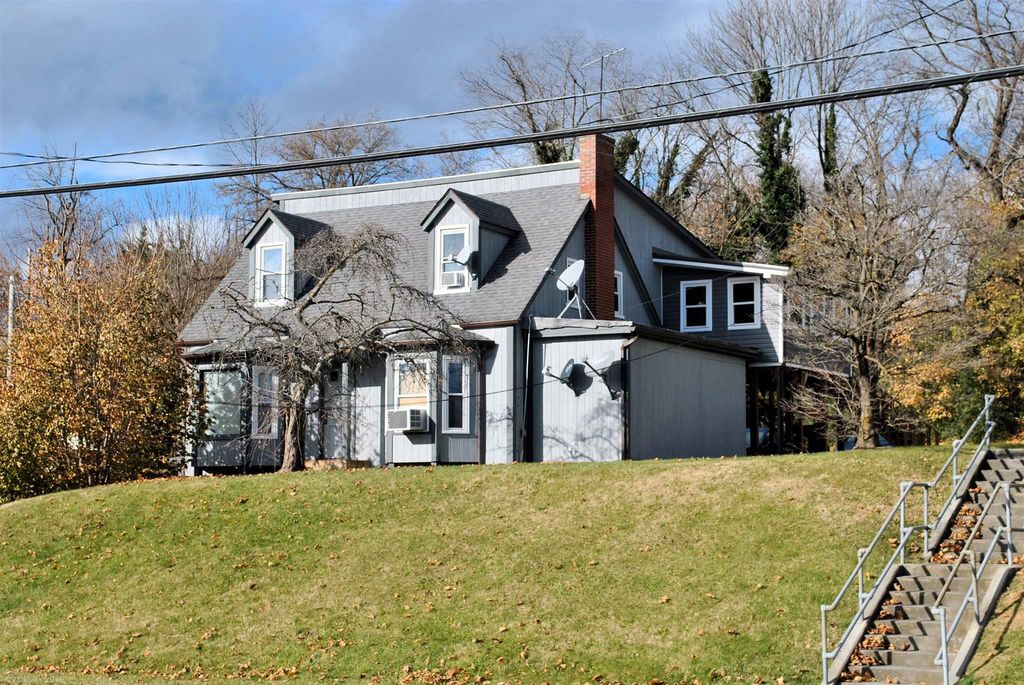 210 Roanoke St, Christiansburg, VA 24073 - See Est. Value, Schools & More