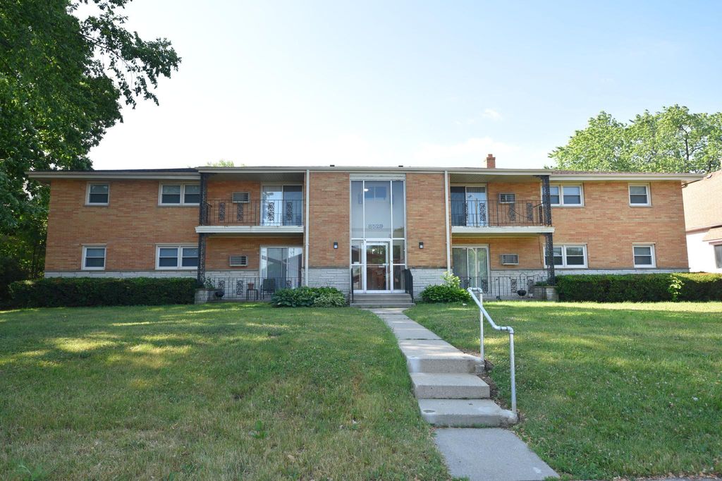 8529 W North Ave, Milwaukee, WI 53226 | Trulia