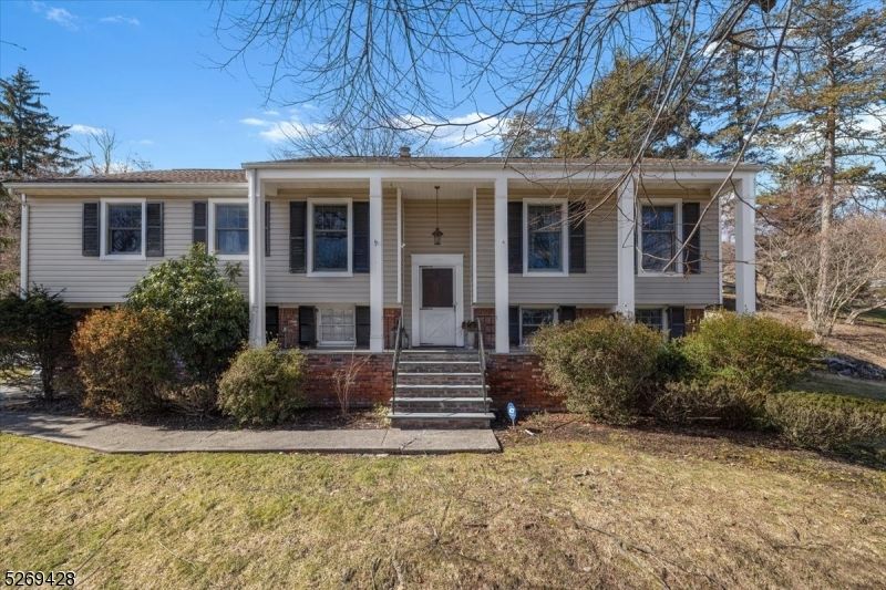 5 Nixon Ct, Hawthorne, NJ 07506 - See Est. Value, Schools & More