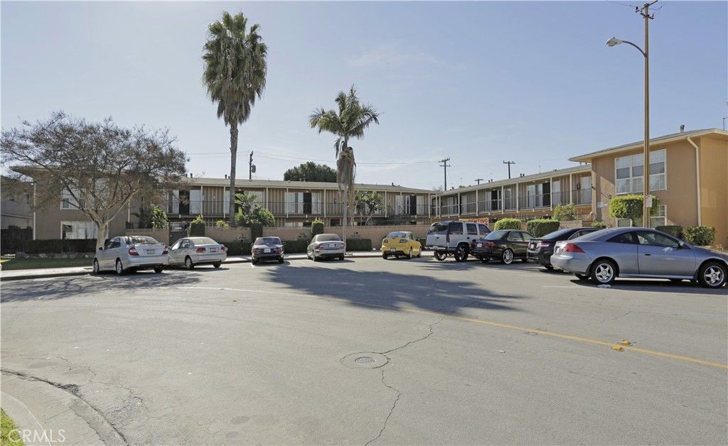 520 E Adams St, Long Beach, CA 90805 - See Est. Value, Schools & More