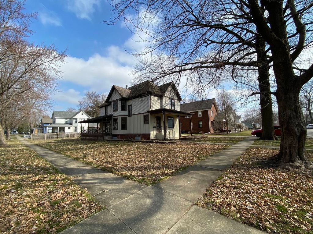 1110 5th St, Mendota, IL 61342 - See Est. Value, Schools & More