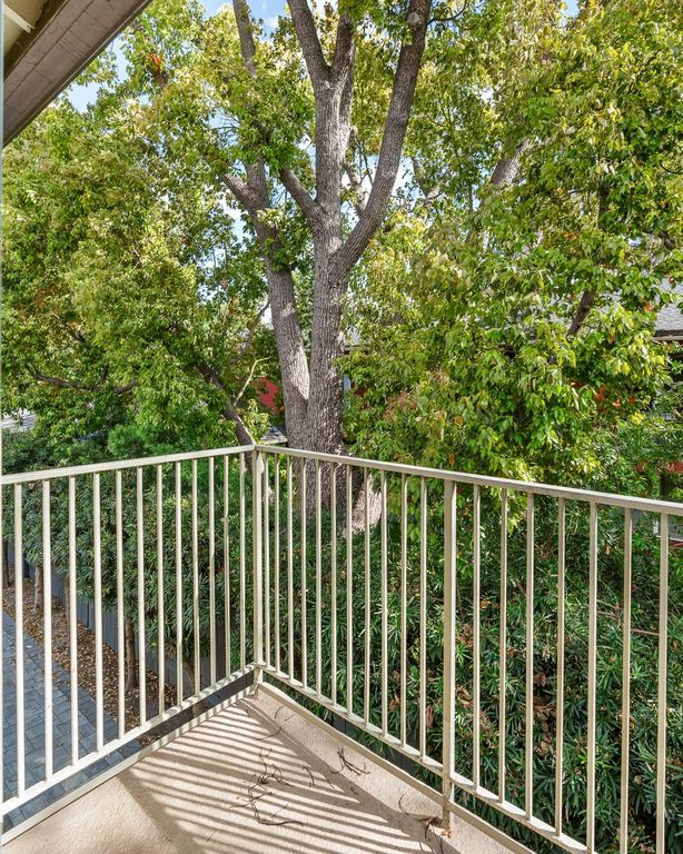 Daisy - Pasadena, CA | Trulia