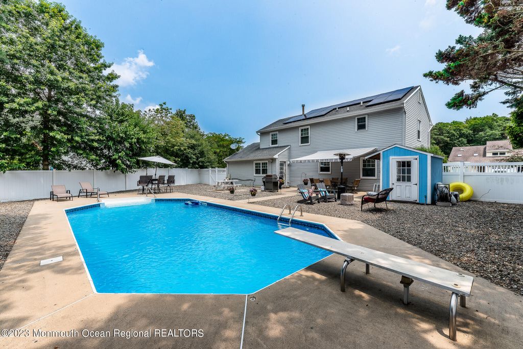 1072 Torremolinos Court, Toms River, NJ 08753 - See Est. Value, Schools ...