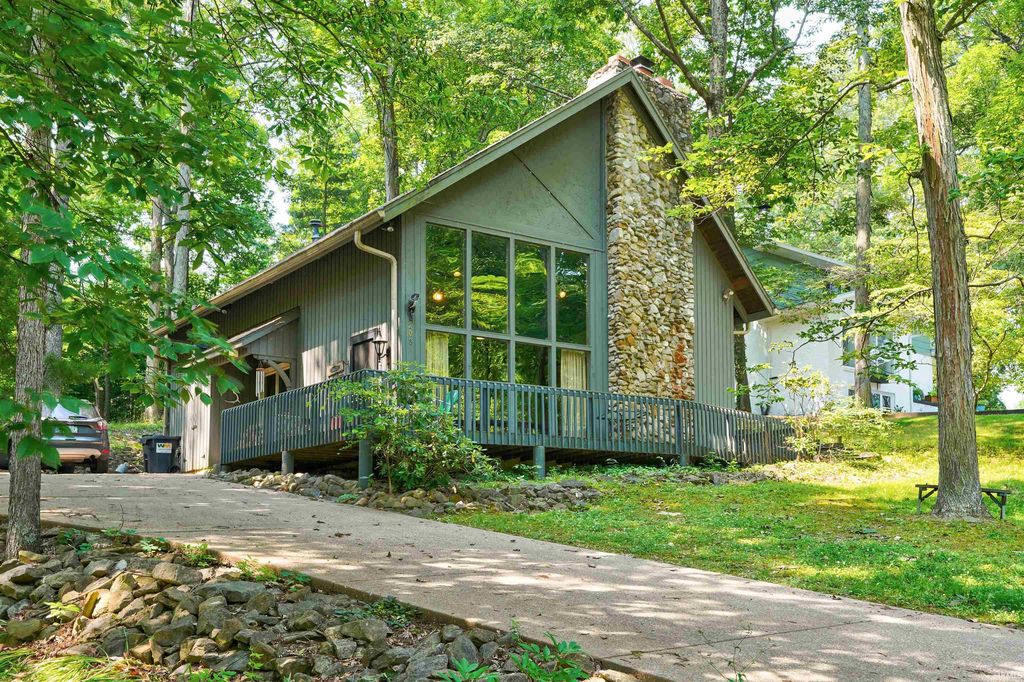 203 S Melchoir Dr W, Santa Claus, IN 47579 - See Est. Value, Schools & More