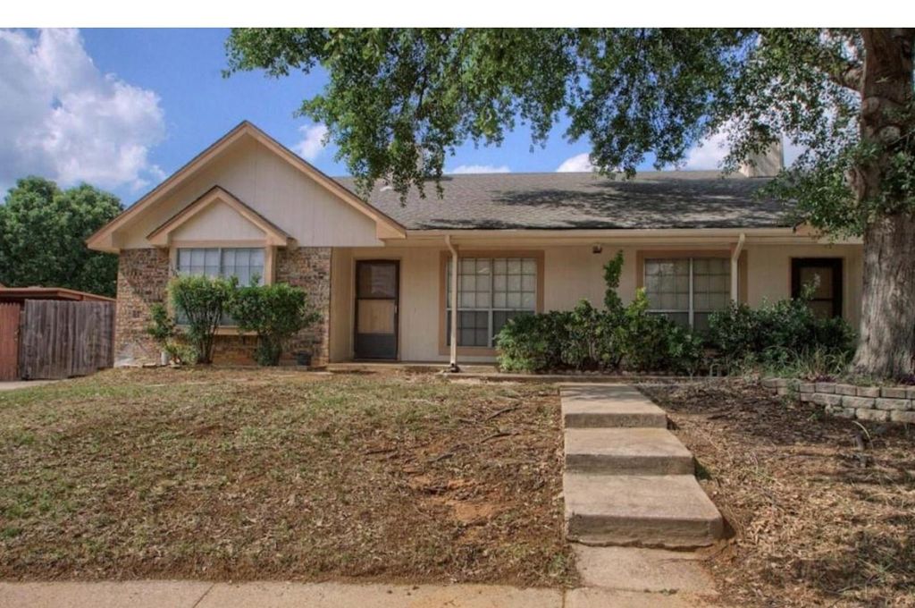 302 Bluegrass Ln #302, Euless, TX 76039 - See Est. Value, Schools & More