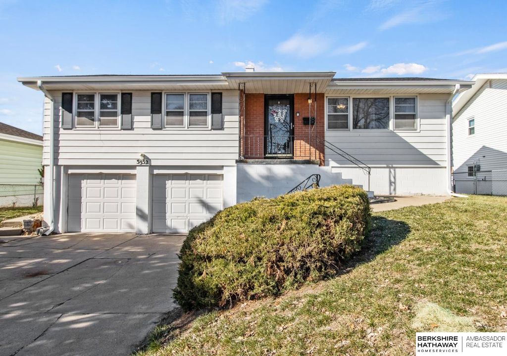 5552 N 61st St, Omaha, NE 68104 - See Est. Value, Schools & More