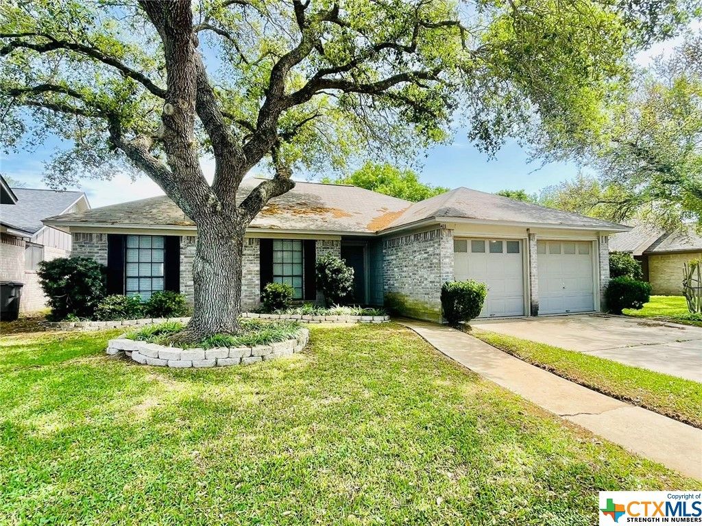 411 Kingwood Dr, Victoria, TX 77901 - See Est. Value, Schools & More