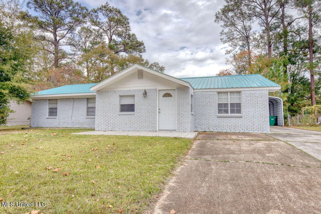 6616 Columbus Cir, Ocean Springs, MS 39564 - See Est. Value, Schools & More